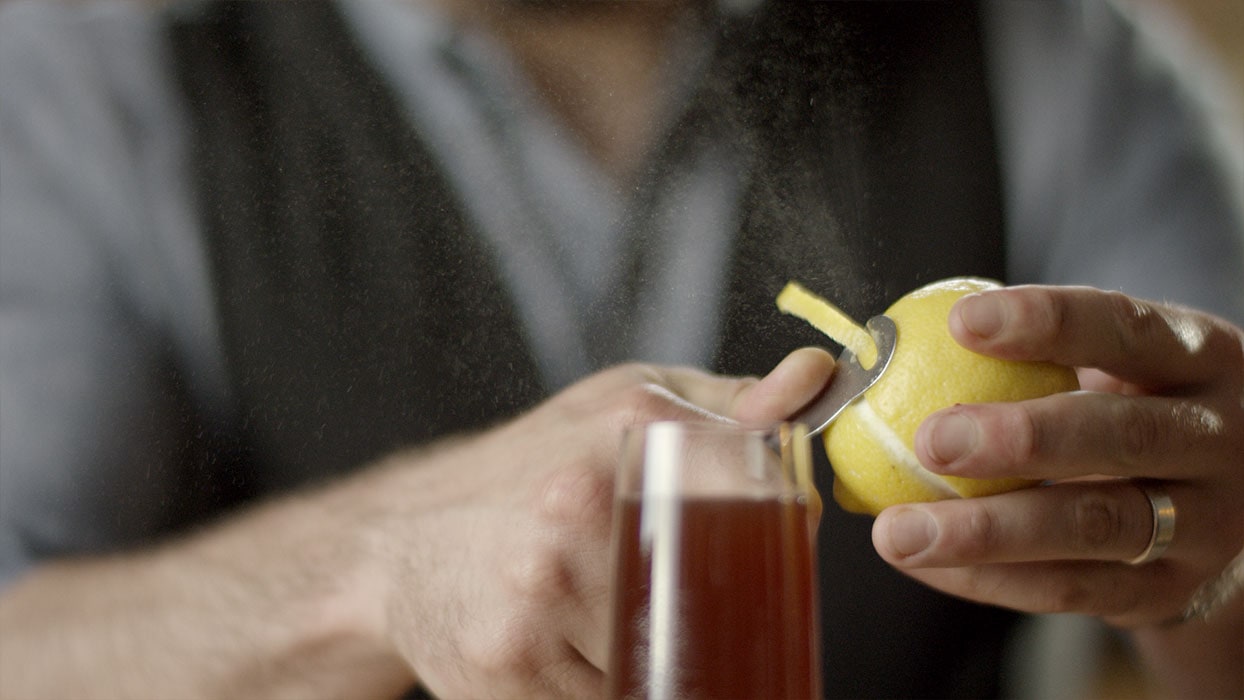 How to Make Zests and Twists for Cocktails | PATRÓN TEQUILA