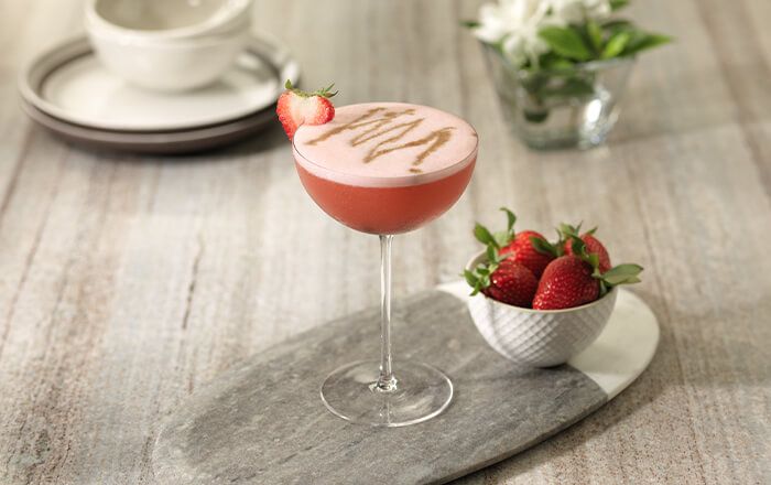 How to Make Foamy Egg Whites for Cocktails | PATRÓN TEQUILA