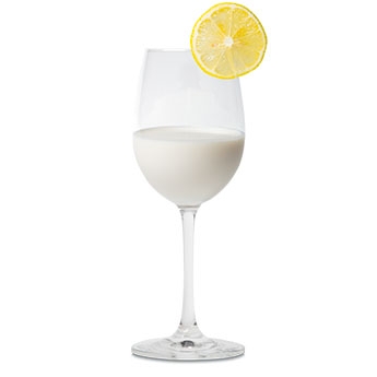 Snow White Sour Cocktail Recipe | PATRÓN TEQUILA